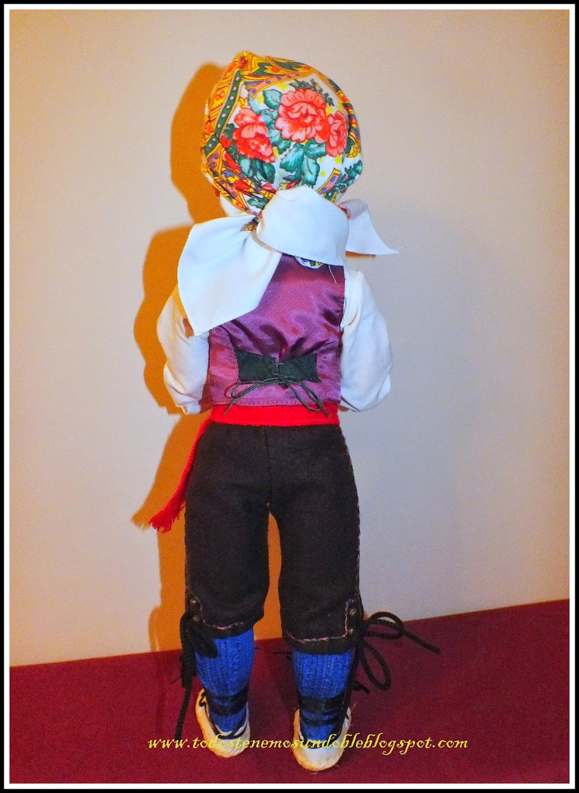 El vestir tradicional burgalés en miniatura: 10.-Indumentaria burgalesa ...