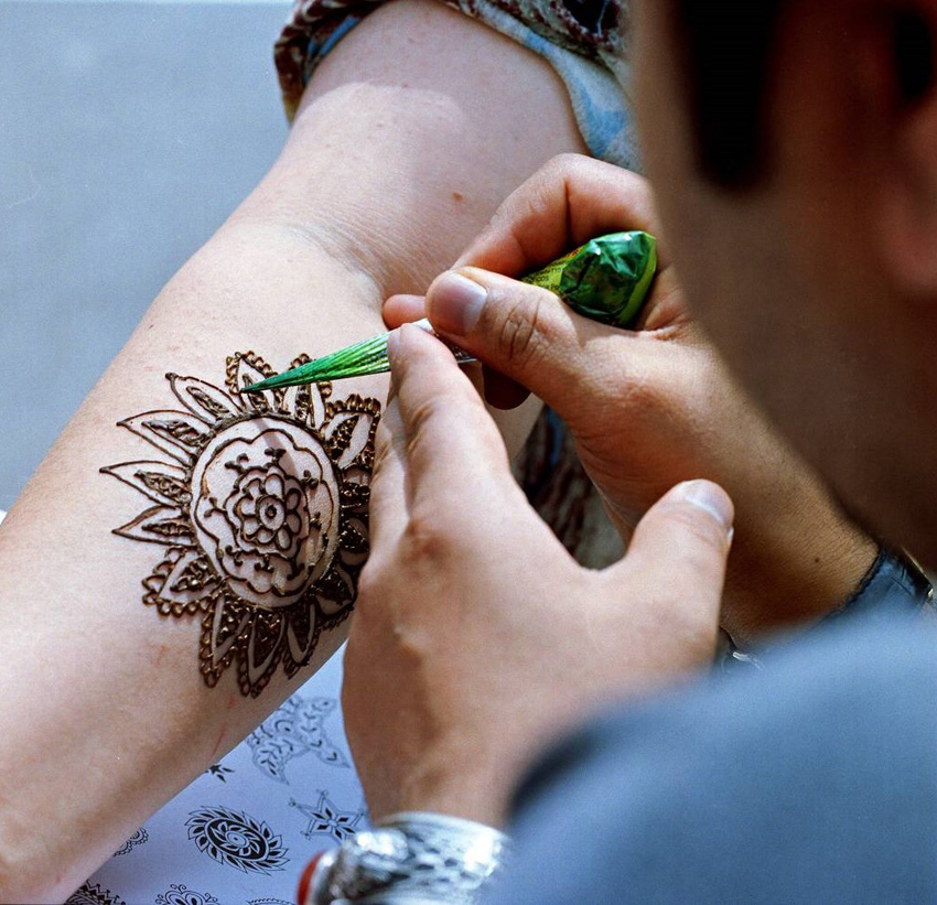 Only women secrets: 10+ Most Stylish Arms Mehndi Designs for Special Events