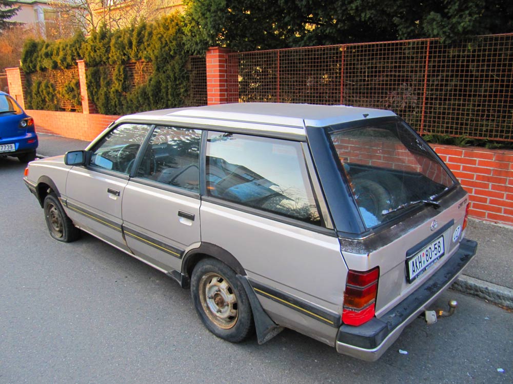 Vintage & Classic Car spotting in streets of London: 80s: Subaru Leone ...