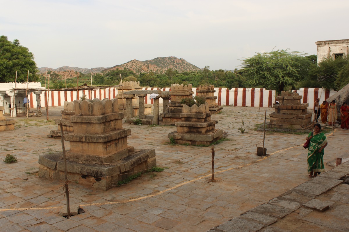 Journeys across Karnataka: ನವ ಬೃಂದಾವನ ~ Nava Brindavana, Anegundi
