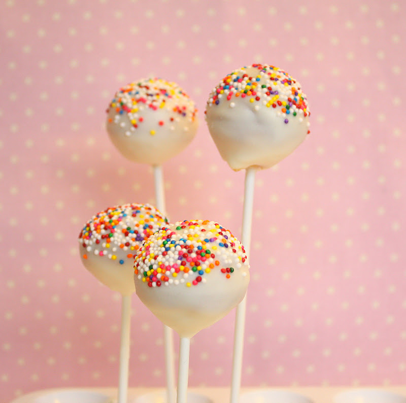 Vanilla Clouds and Lemon Drops: My First Ever Cake Pops!