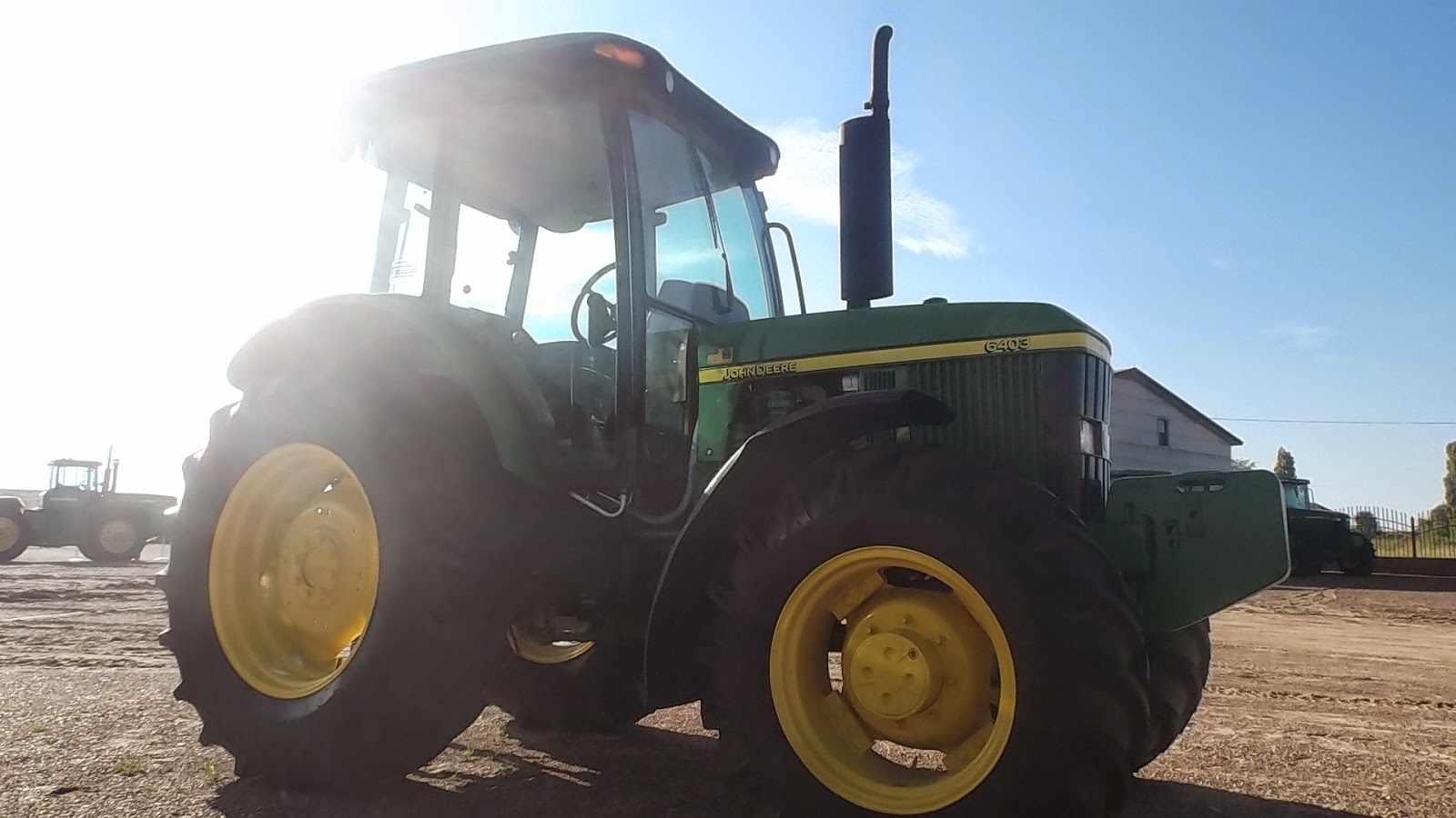 MAQUINARIA AGRICOLA INDUSTRIAL: Tractor John Deere 6403