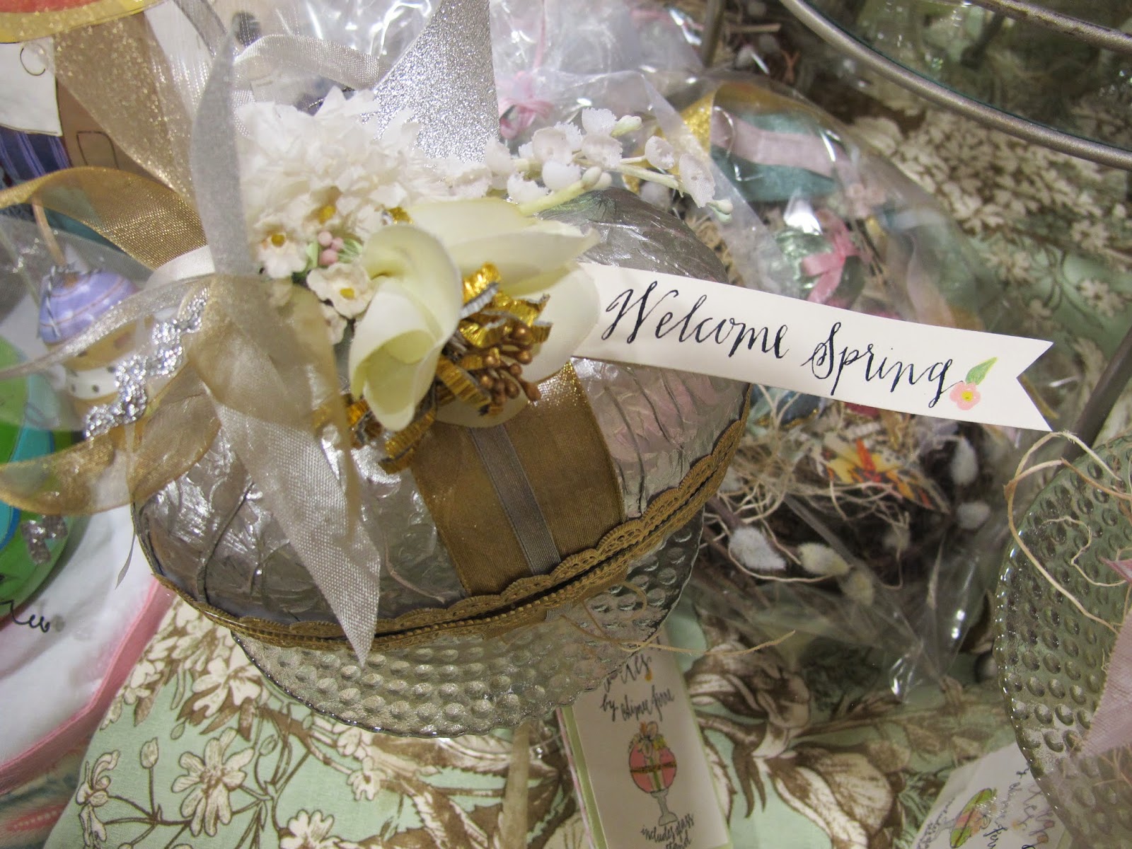 Aimee Ferre: An Eggquisite Eggsplosion of Easter Eggs