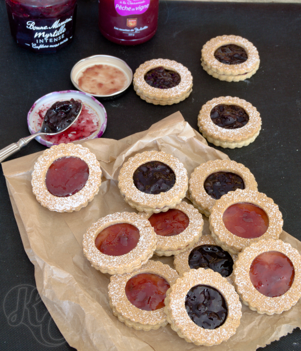 Les sablés fourrés à la confiture