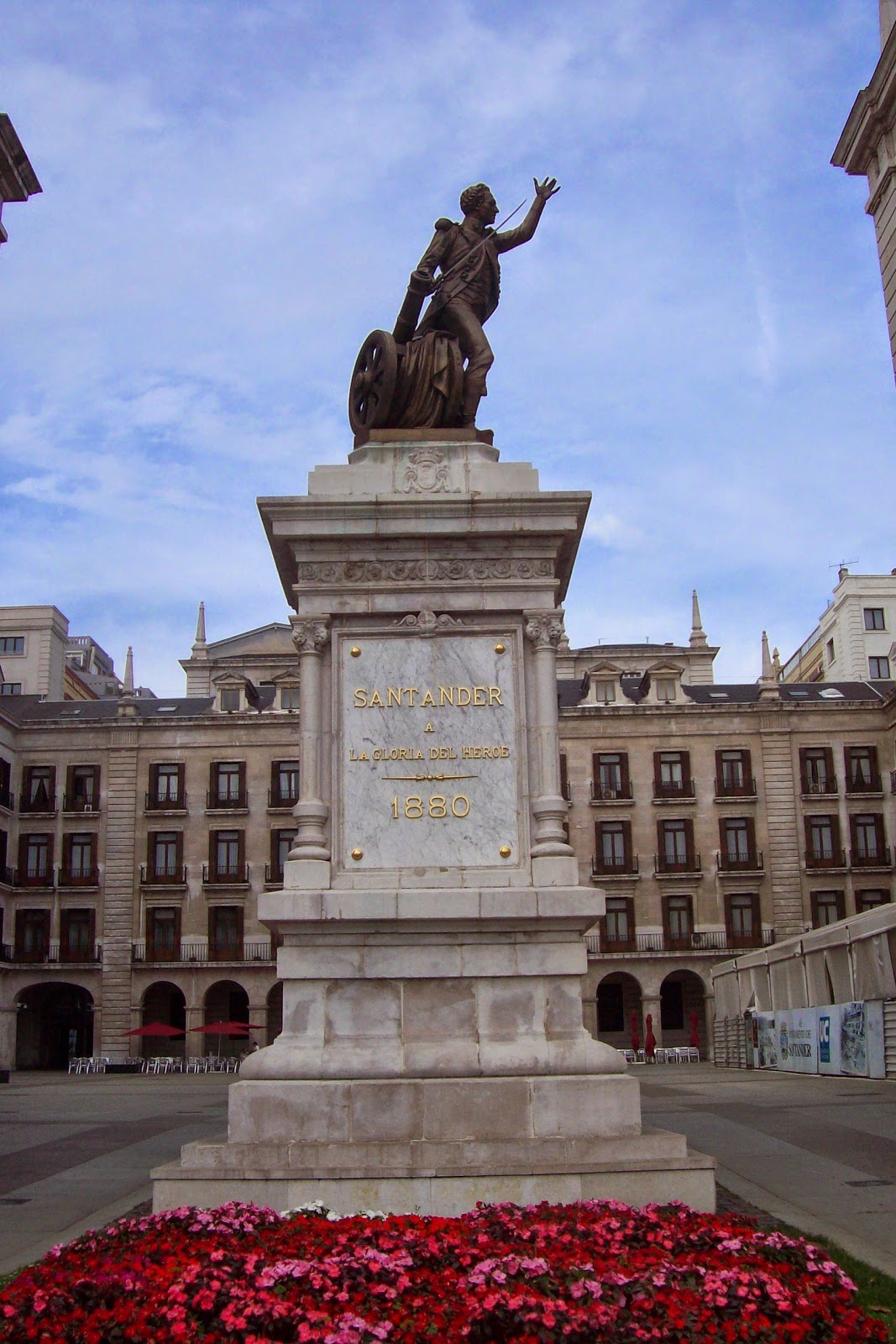 Escenas de Santander: Monumento a Velarde