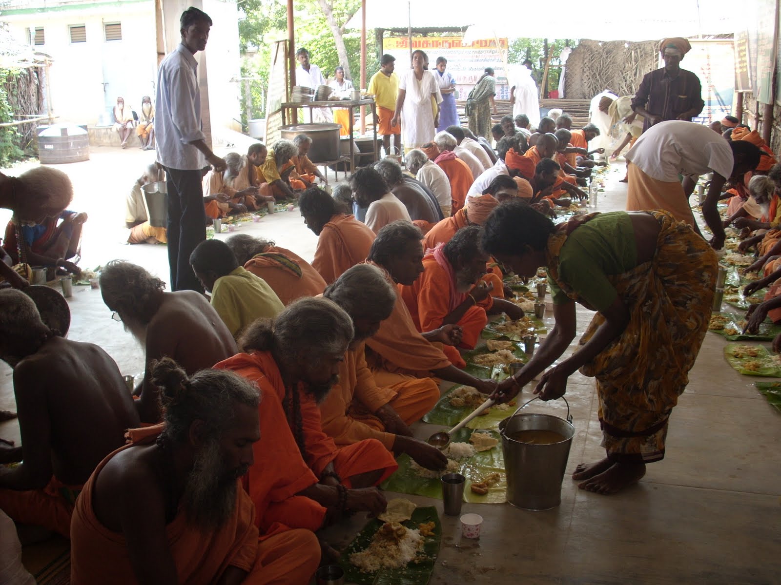 Arutperunjothi Vallalar Charitable Trust: Annadhanam ( feeding the souls )