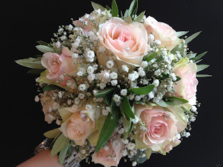 Floriss Heimdal: Brudebukett i rosa og hvit