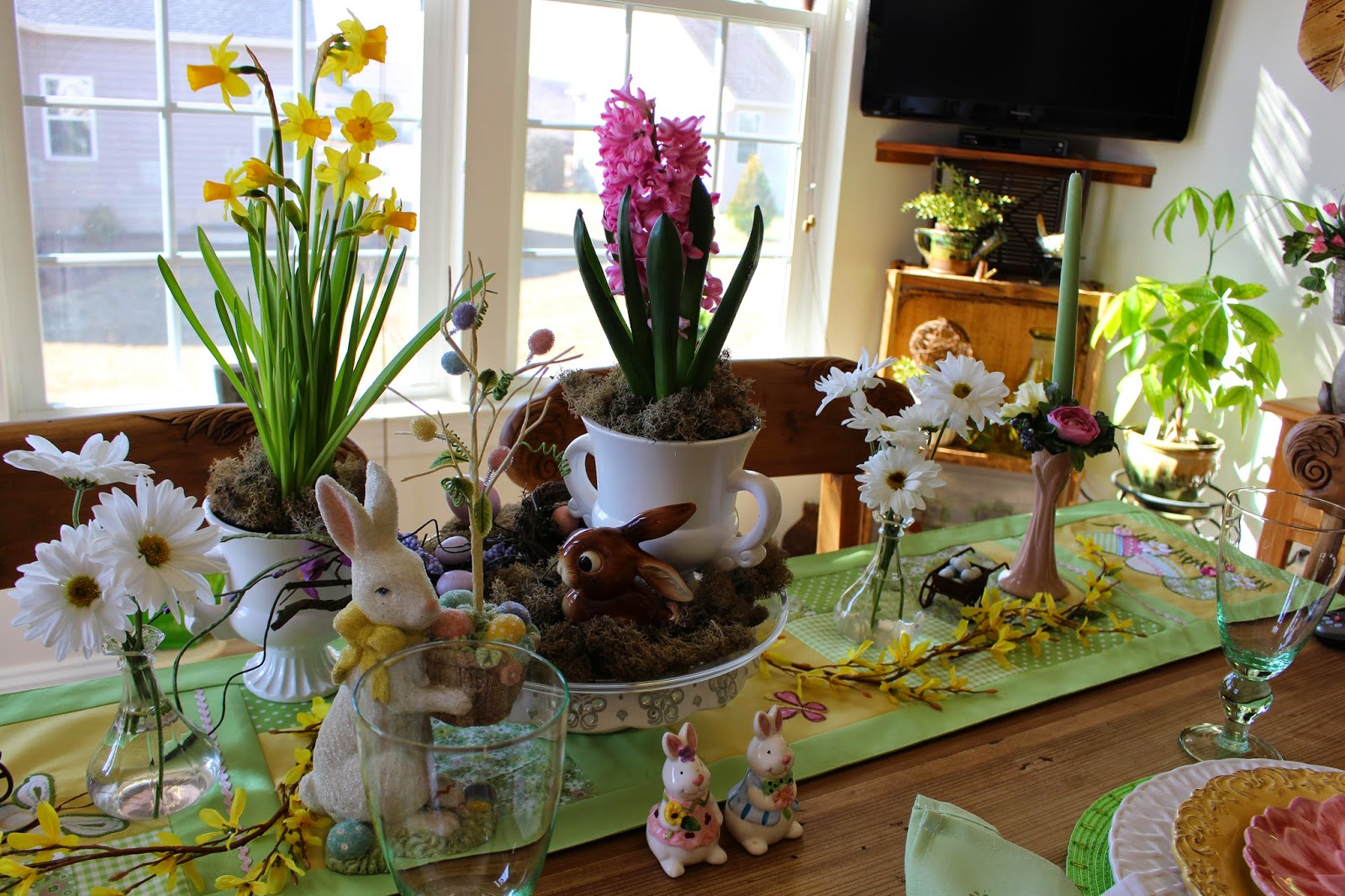 Designs by Pinky: ~~~Spring Centerpiece on the Kitchen Table~~~