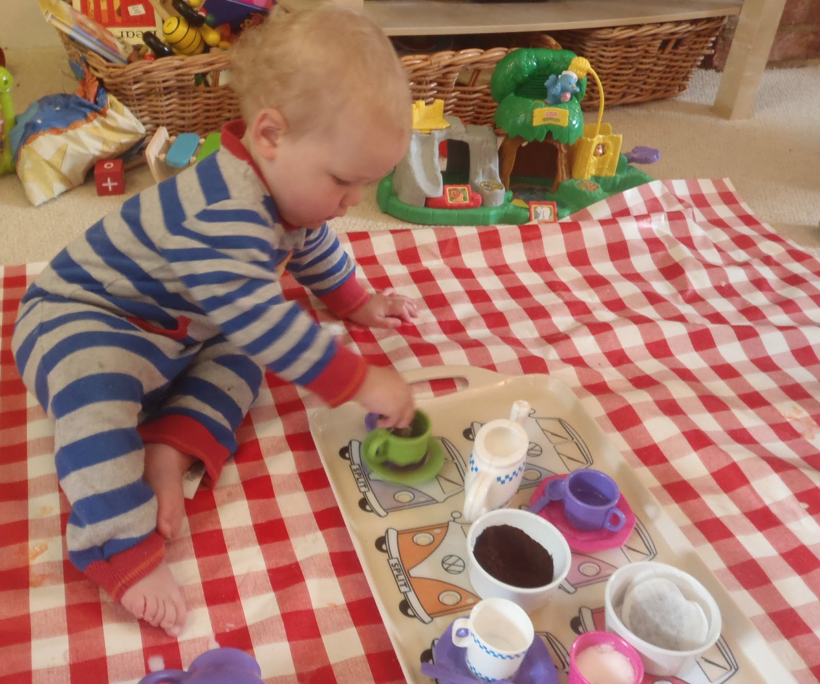 Very Messy Mummy: Toddler Play