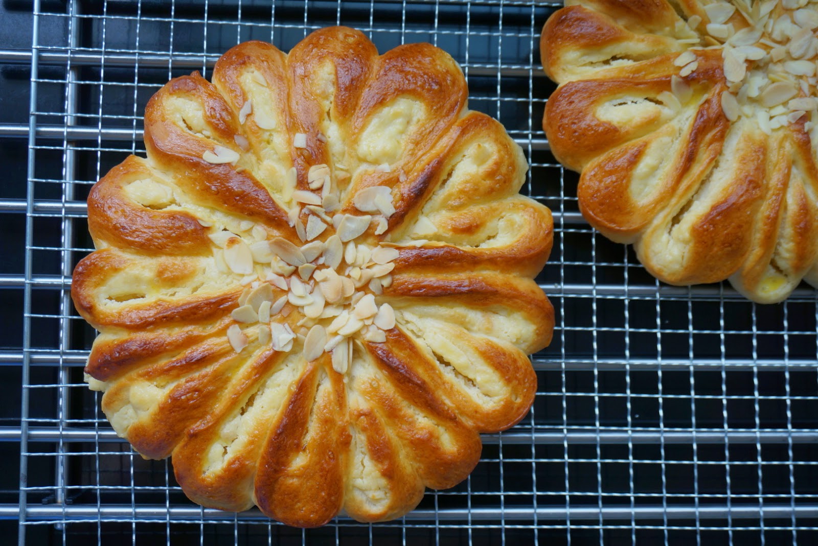 Kitchen Corner: Cream Cheese Flowered Bread