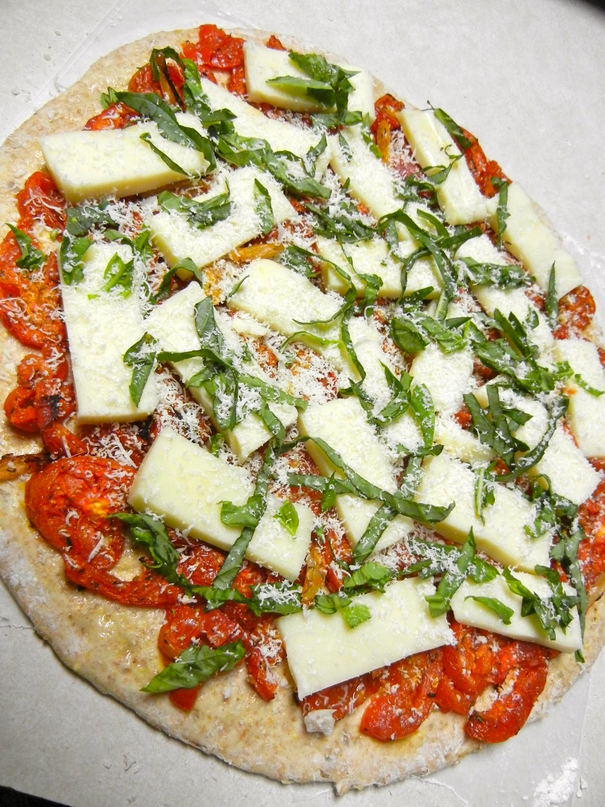 Kristen's Cupcakery: Tomato and Basil Pizza