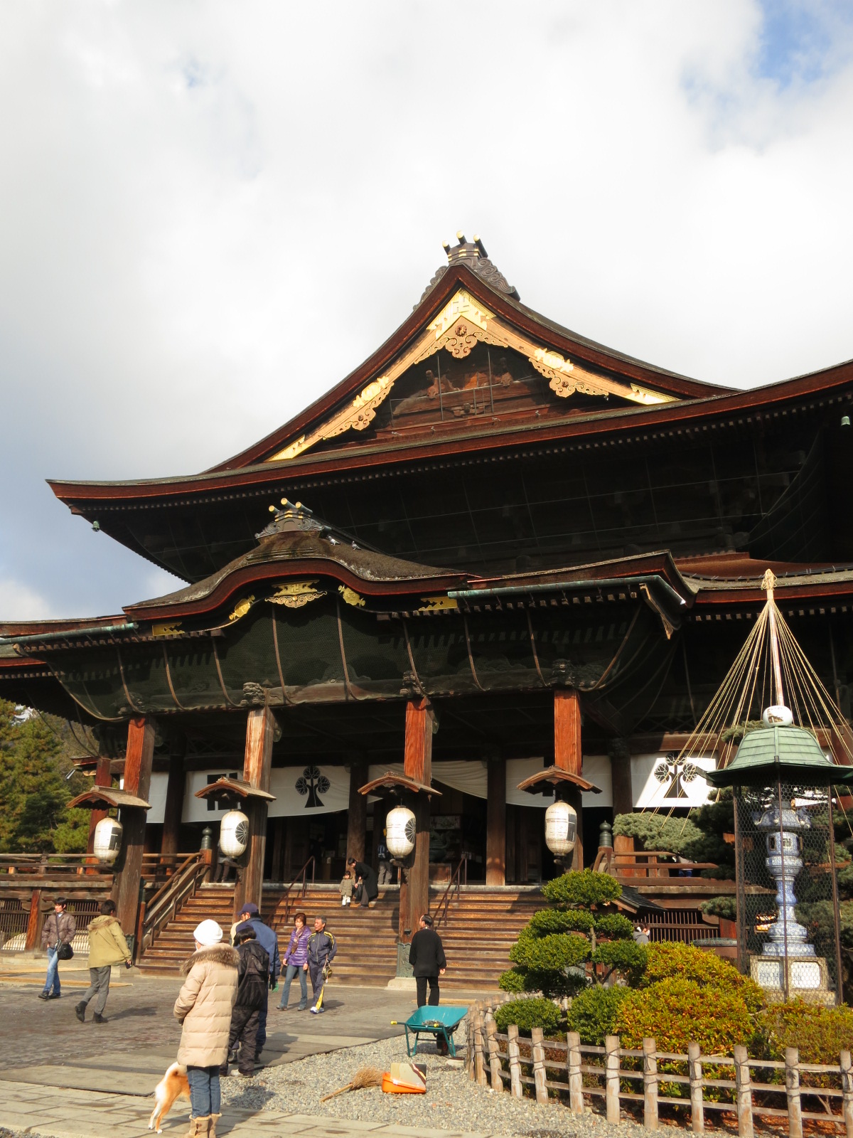 Japan Concierge's Travelog: National Treasure, Zenkoji Temple
