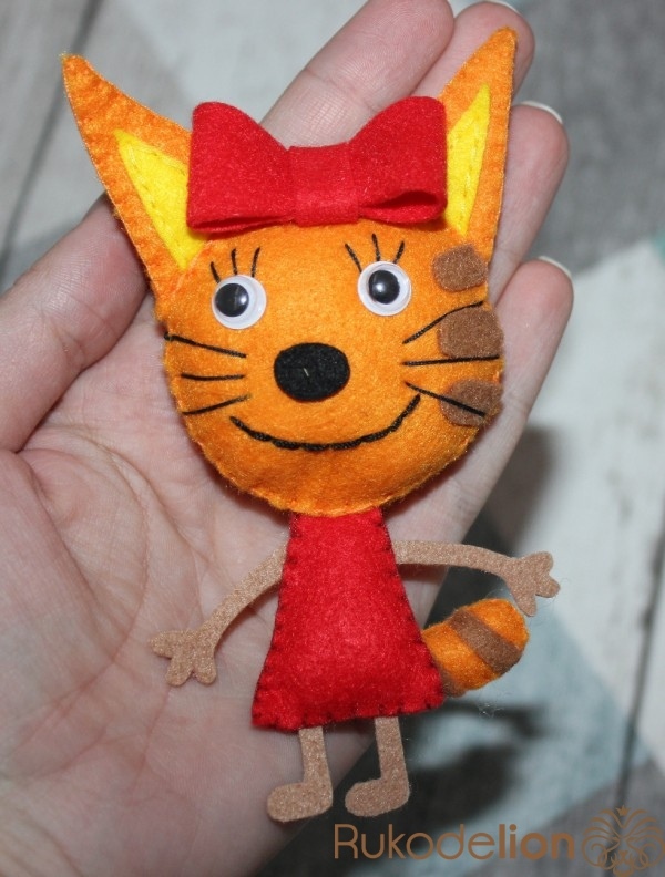 Feltro e Botões: TPN Kota em feltro