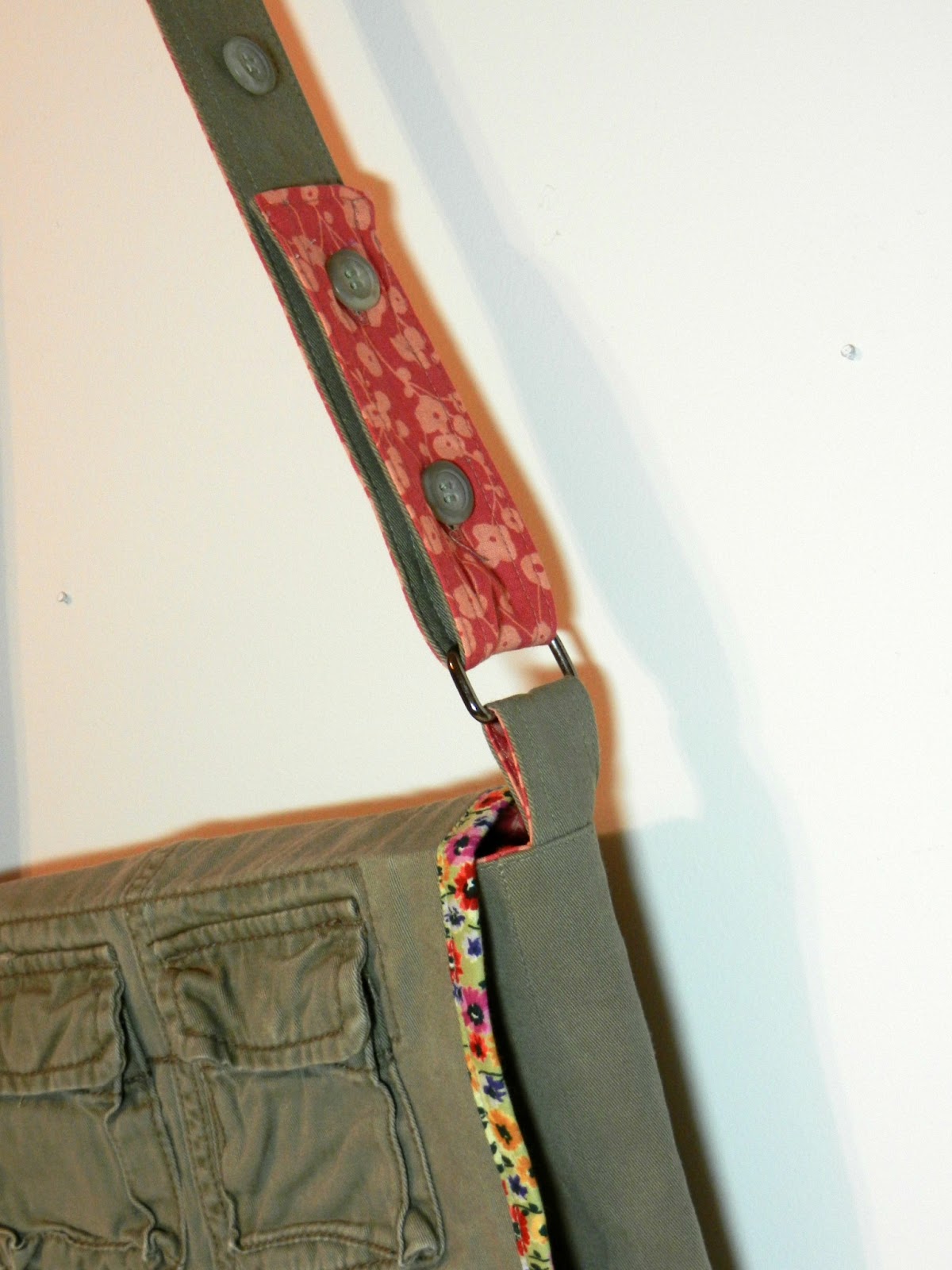 miss pink lemonade: Cargo Pants Messenger Bag via Pinterest