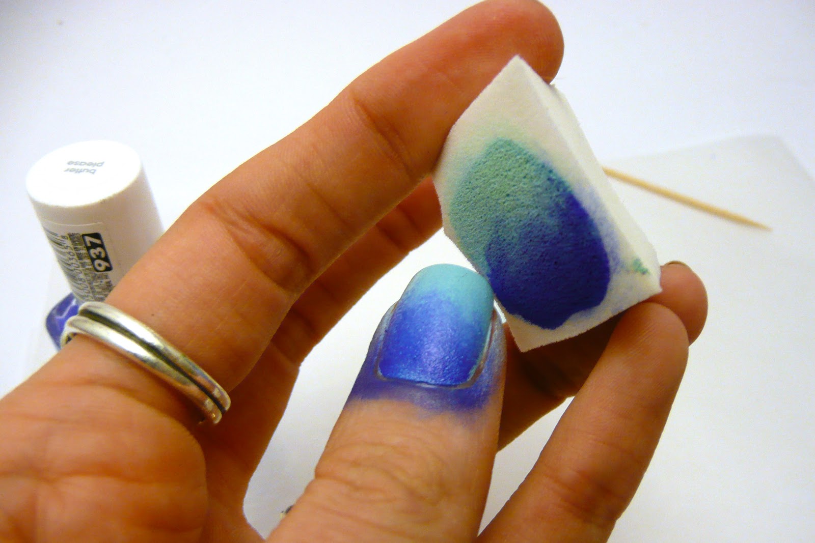 Casa de Polish: Gradient Nail Tutorial