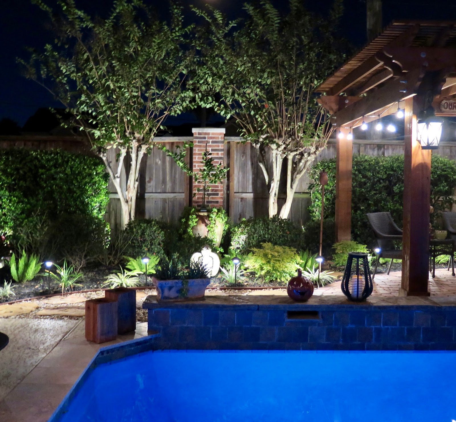 Life By The Pool. . .it's just BETTER!: Outdoor Lighting