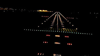 Visual approach slope indicator