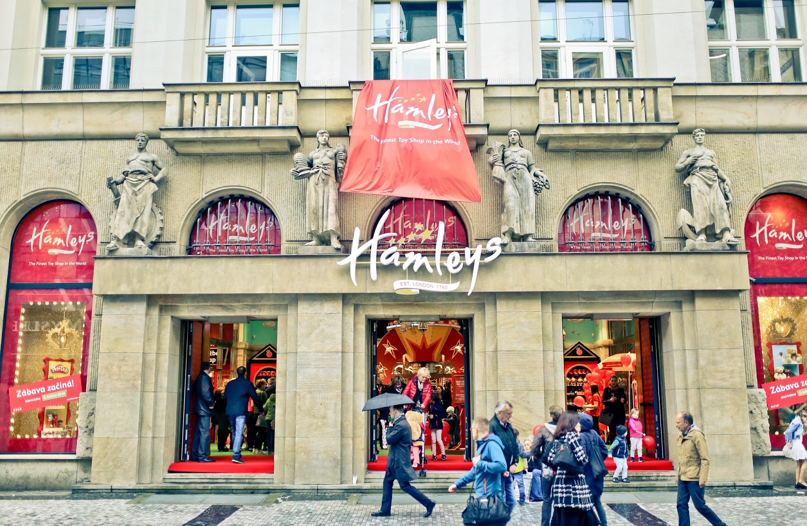 Netématický blog proti trudomyslnosti: Ham, Ham, Hamleys!