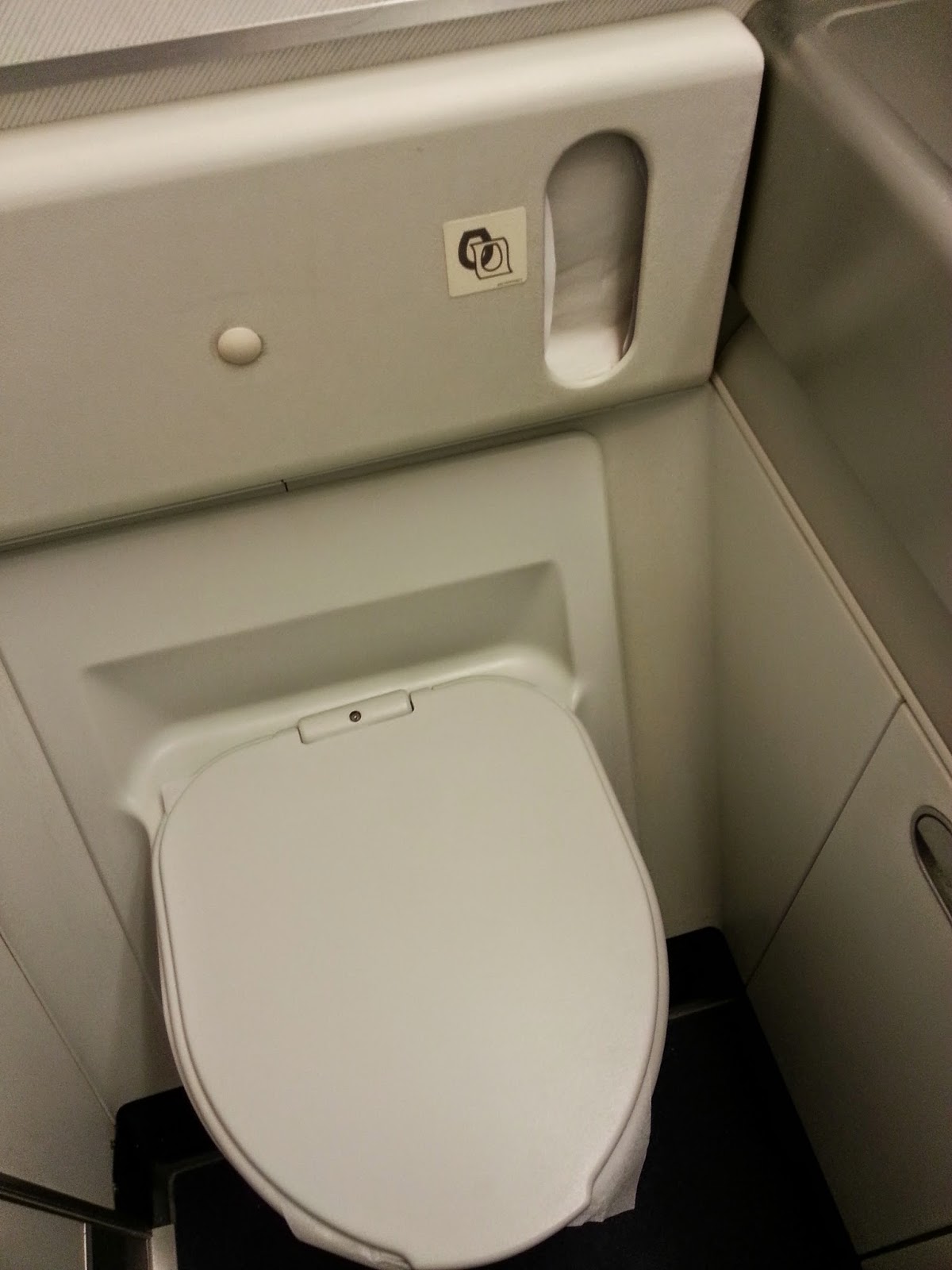 Zephyrous Travels: [Airline Review] - Thai Airways (TG402) / (TG401 ...