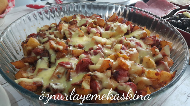 FIRINDA SOSİSLİ PATATES | Yemek Aşkına