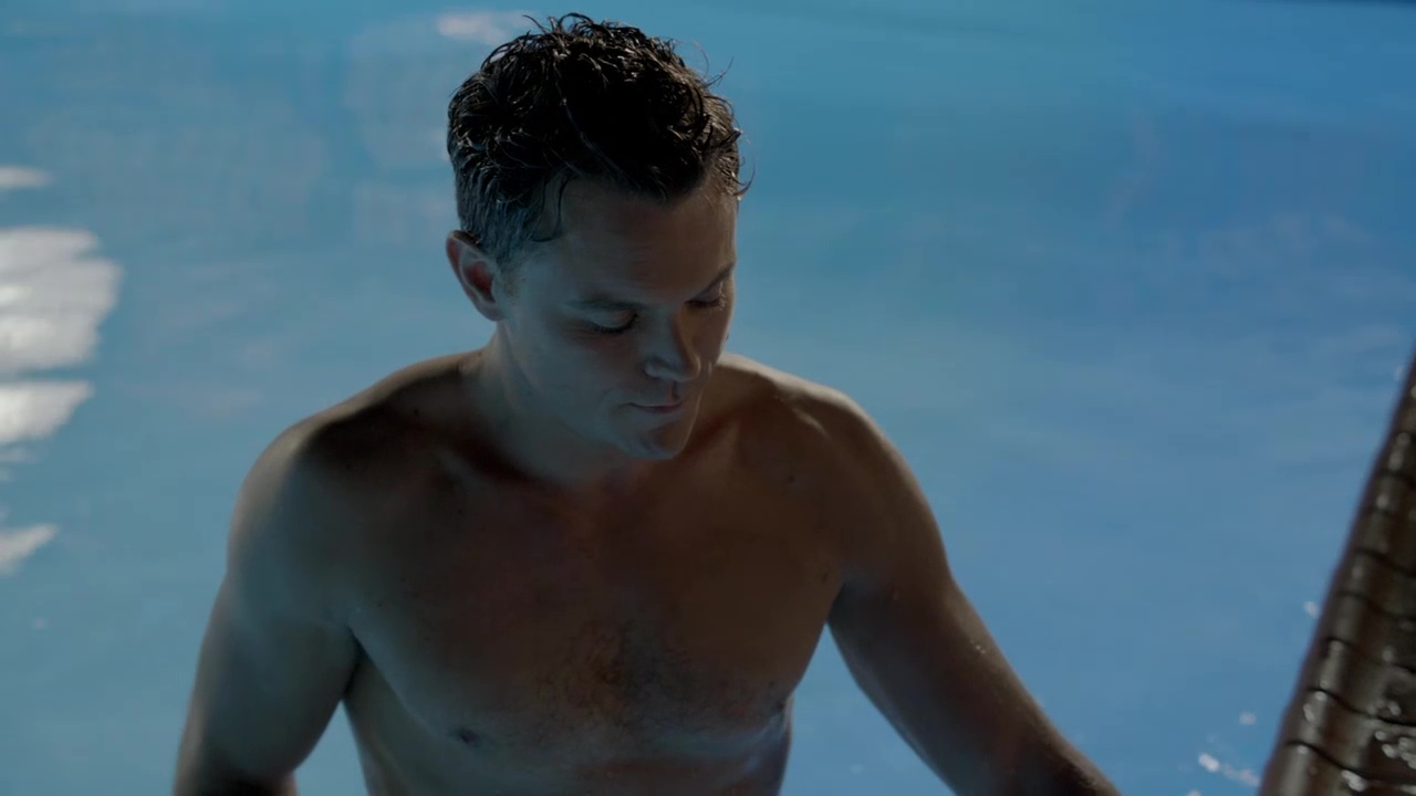 ausCAPS: Clayne Crawford shirtless in Rectify 1-04 "Plato's Cave"