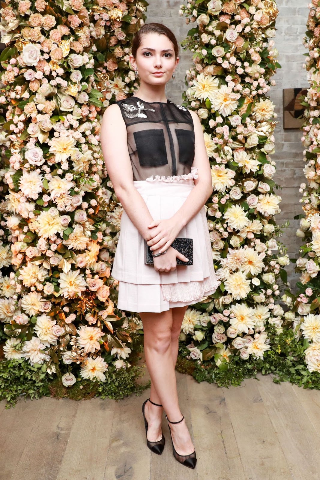 Starlet Arcade: Sexy Emily Robinson