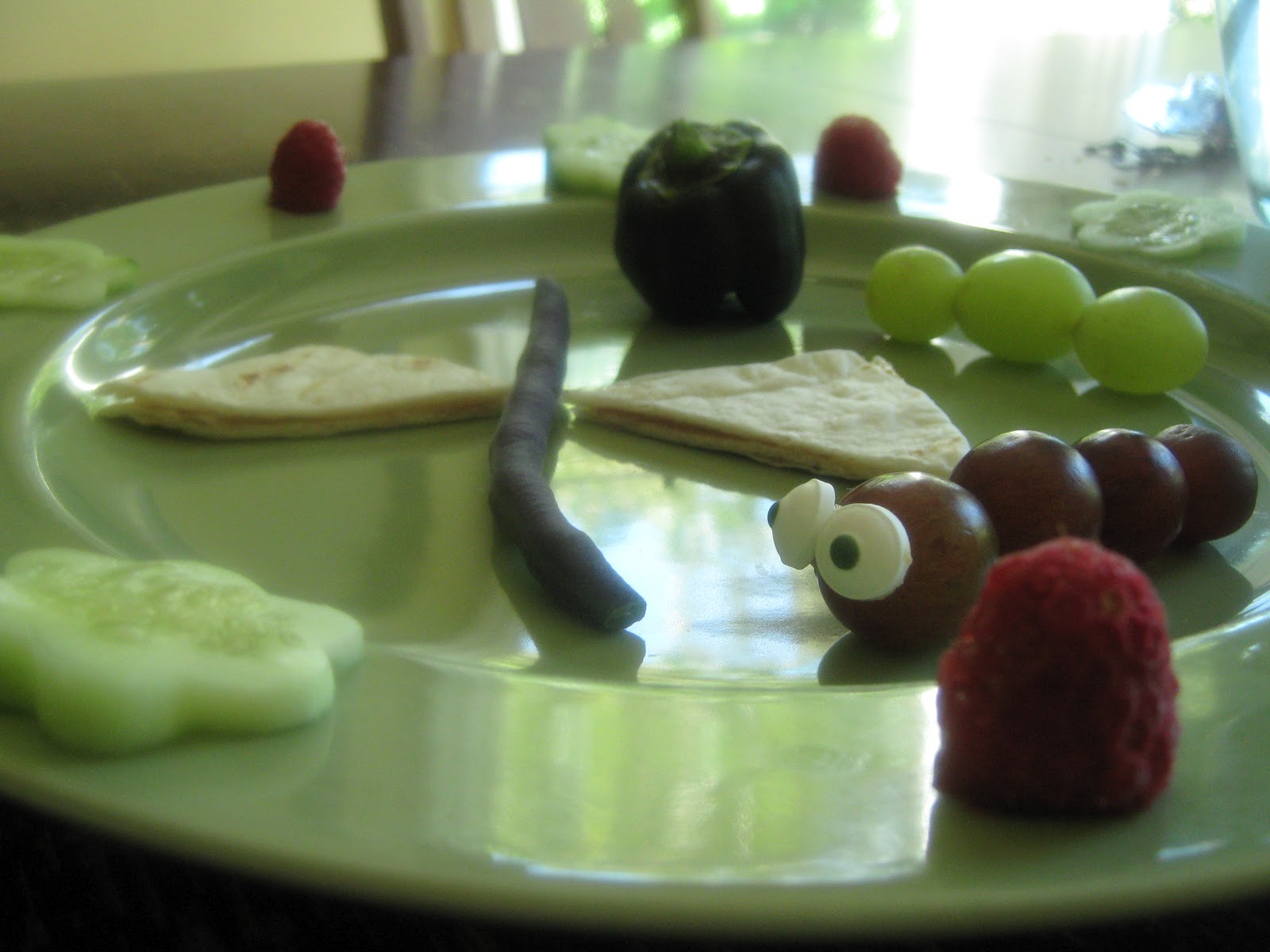 Rindy Mae: A Bug's Life: A Kid Lunch