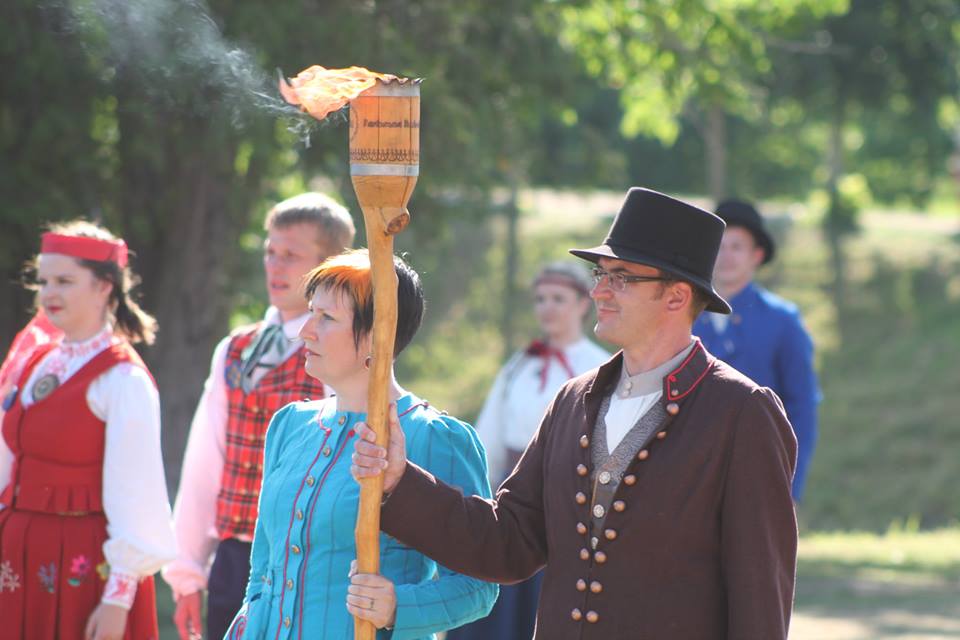 Lee Reinula ateljee: Koidula, Mulgi kuub ja rahvatants