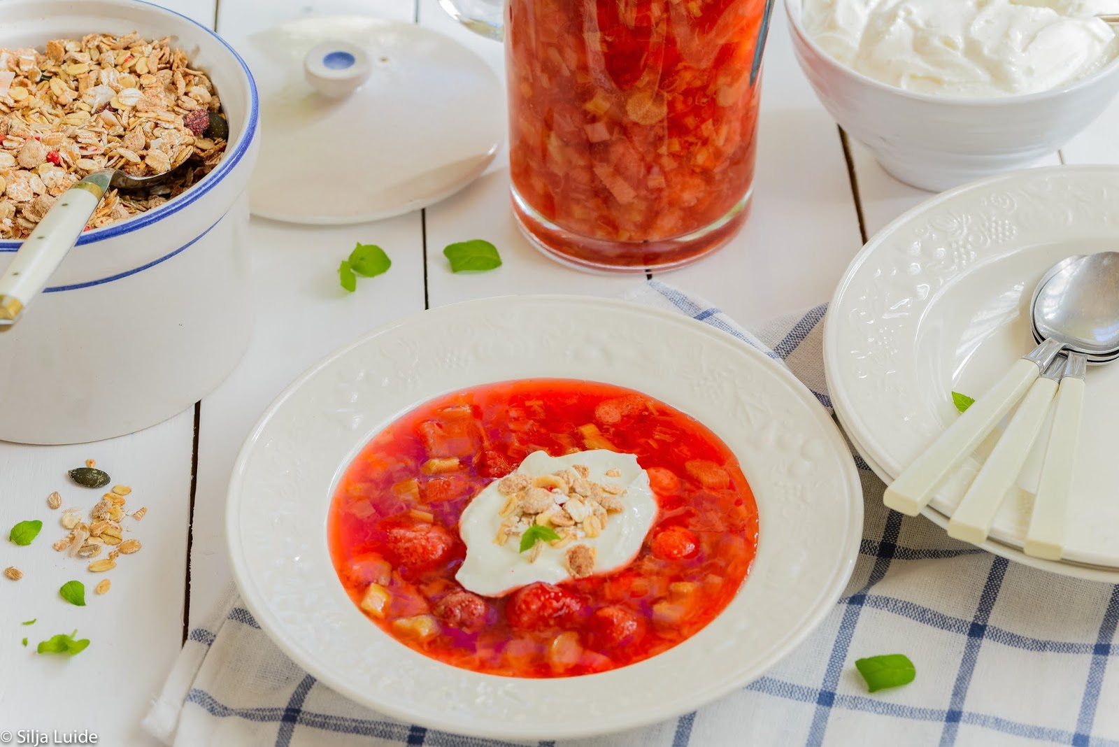 Silja, Food & Paris: Maasika-rabarberikissell kohupiimakreemiga