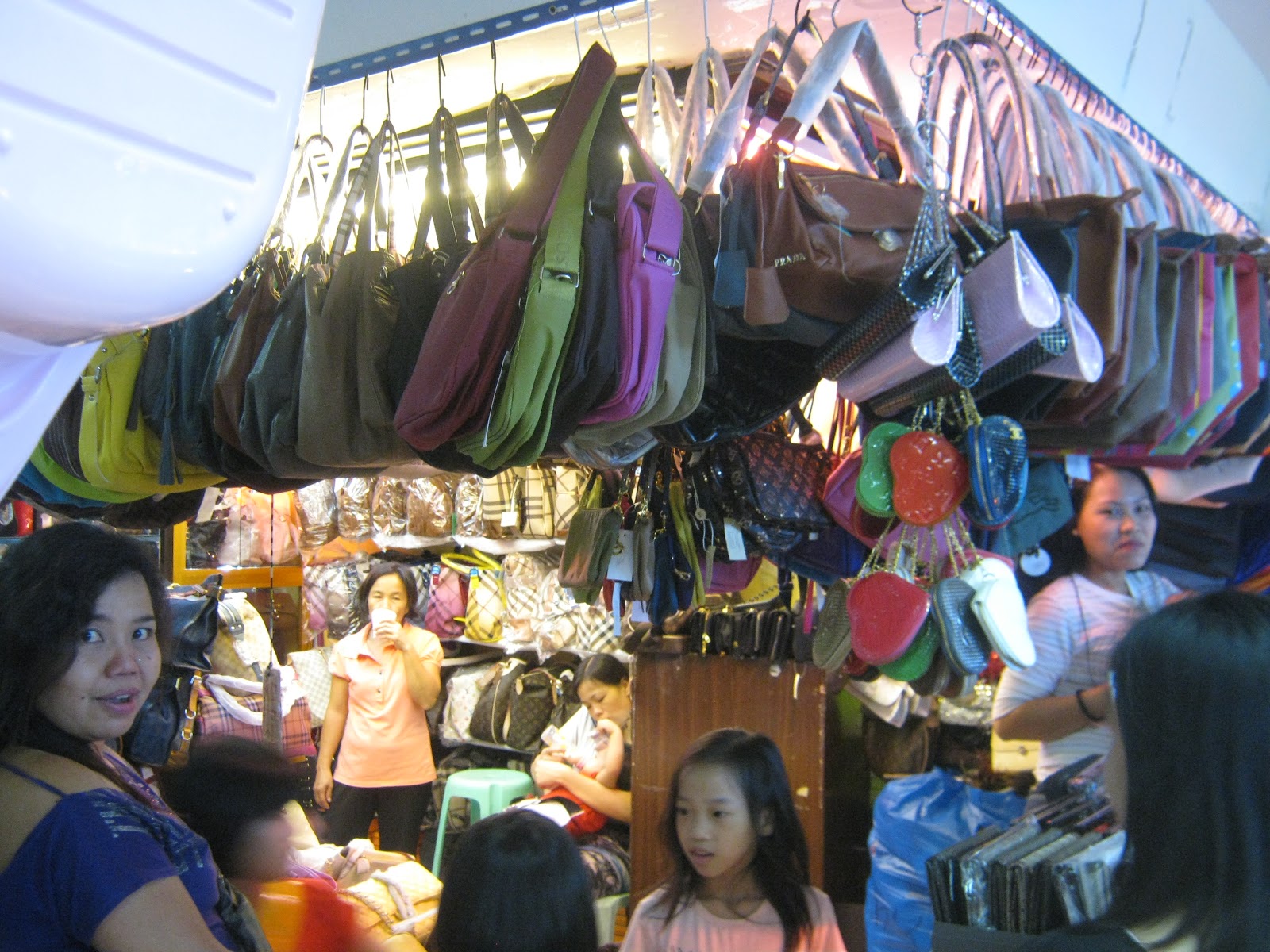 The Divisoria Malls - Defining Shopping in the Philippines