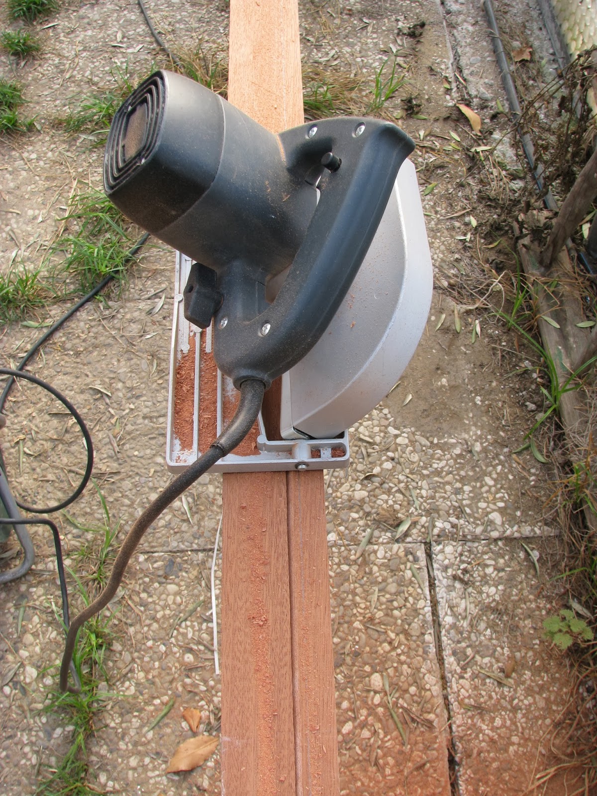 Plywood Boat Building Blog: Sheer Clamp