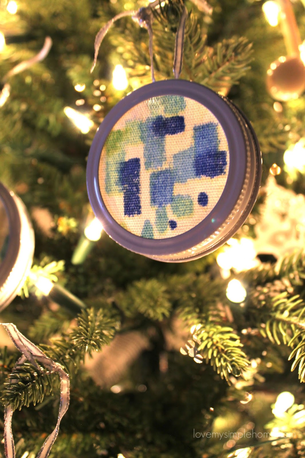 How to make Abstract Fabric Christmas Ornaments | love my simple home