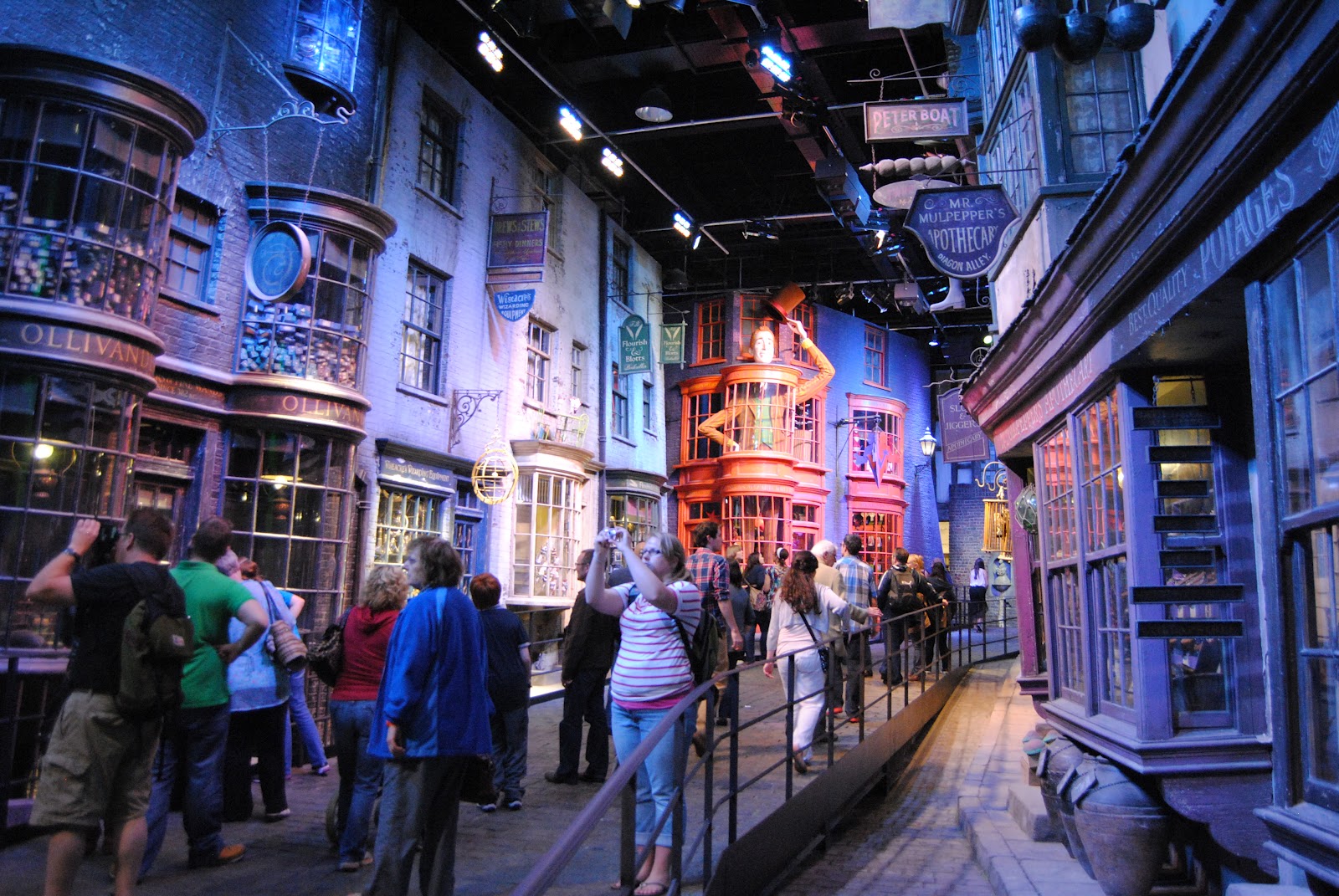 Making the MOstis of Summer: Weekend 7: London, England