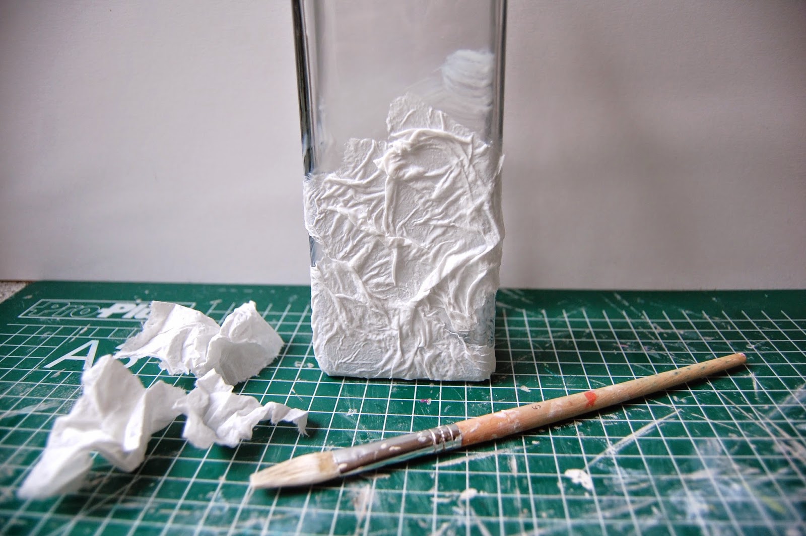 Shimmerz Paints: Colored bottle with tutorial