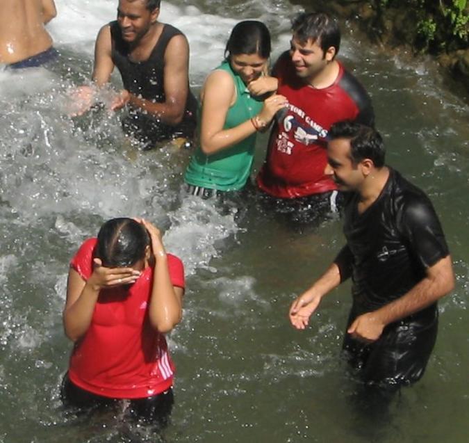 Desi Girls In Bathing River Wet And Sexy Photos Hot Desi Mallu Girls