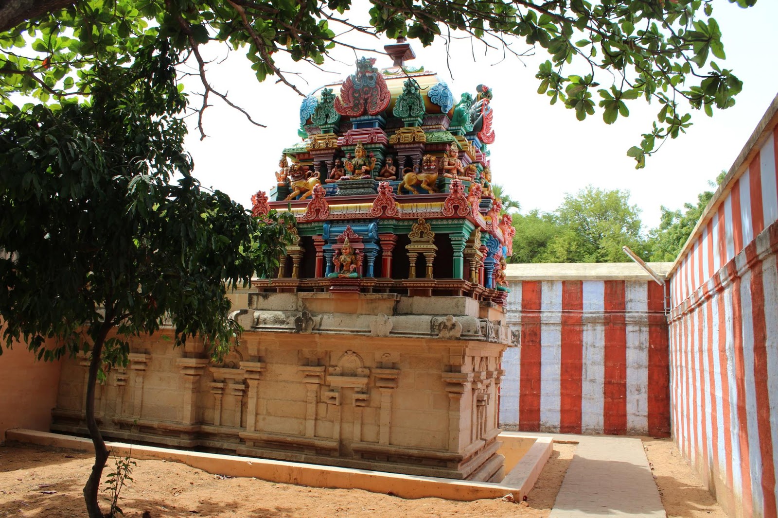 Tamilnadu Tourism: Makara Nedunkuzhaikathar Temple, Thenthiruperai ...