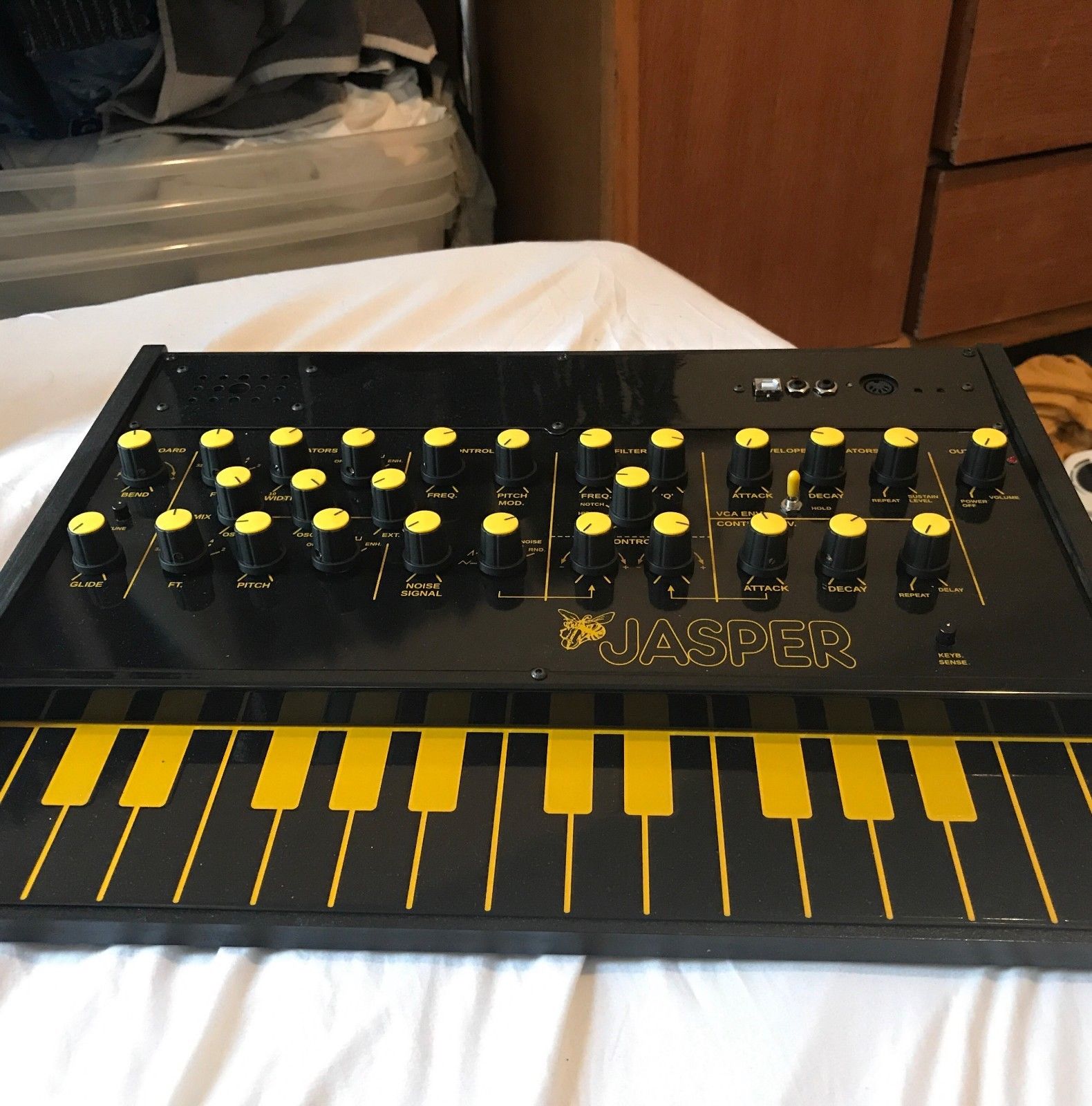 MATRIXSYNTH: Jasper EDP Wasp Special Synthesizer Clone