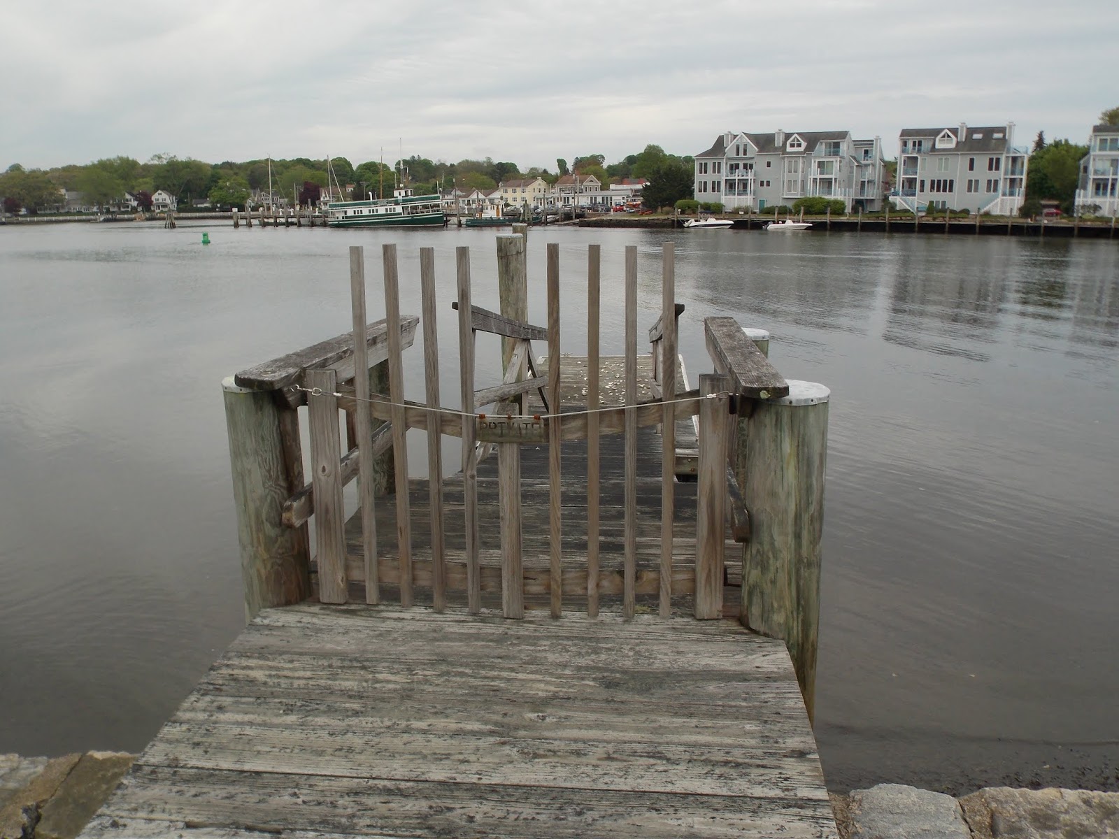 CHINAR SHADE : THE BEAUTIFUL MYSTIC SEAPORT TOWN (Connecticut State)