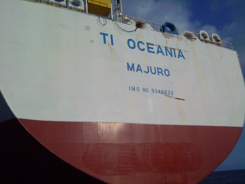 Navios em Santos: TI Oceania operando em Angra dos Reis