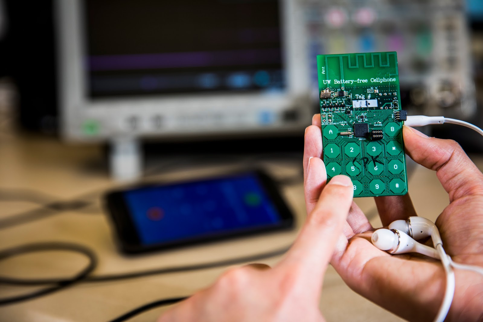 World's First Battery Less Phone Invented - Check Video