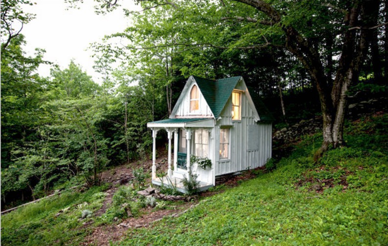 L E G A B R I E L L E: A TINY VICTORIAN COTTAGE