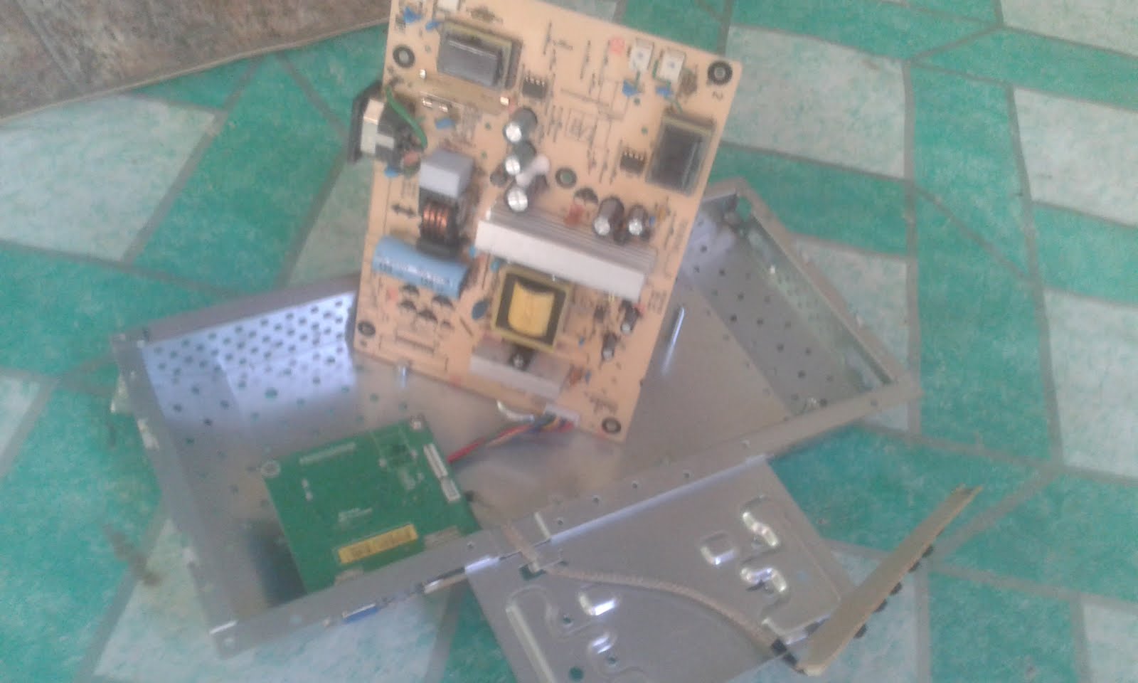 think2yce: Acer LCD monitor P223W A model disassembly part 3