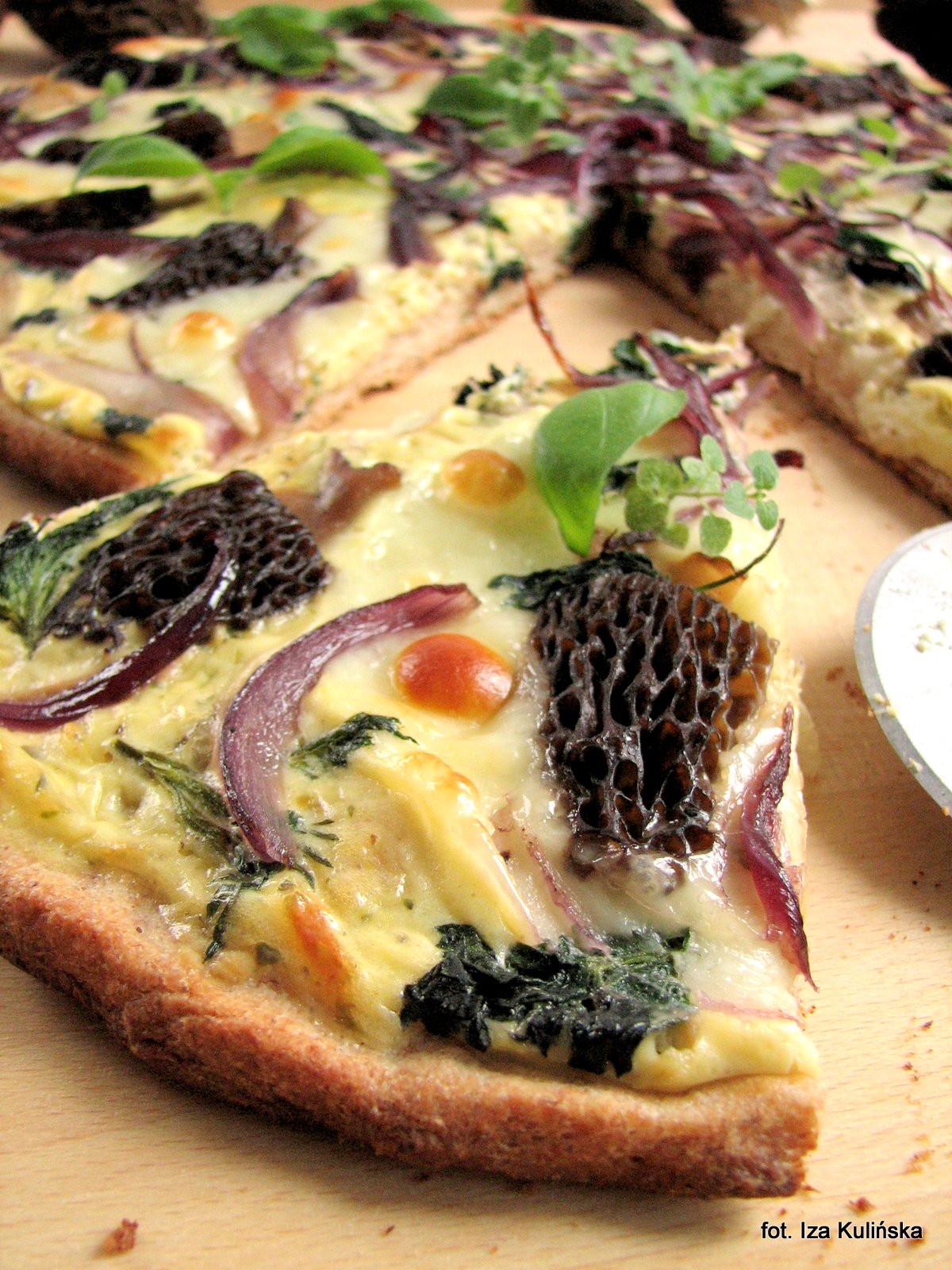 Smardze, wiosenne grzyby. Co przygotować ze smardzów? | Smaczna Pyza