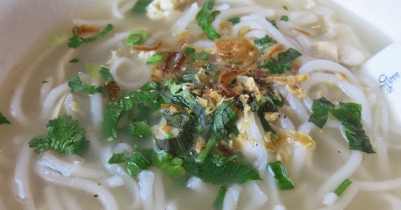 Full Noodle Frontity: Lapping Up The Kao Piak At Maneelap: Chicken Soup ...