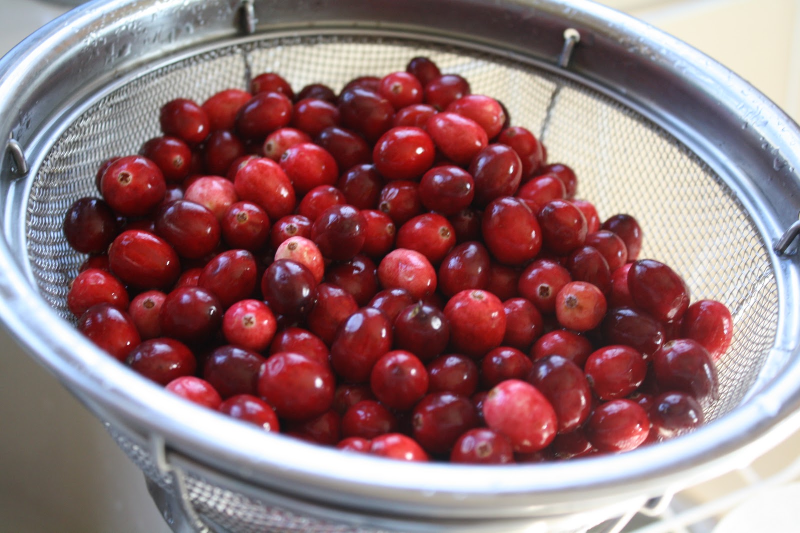 The Kitchen Holiday: Simple Cranberry Sauce