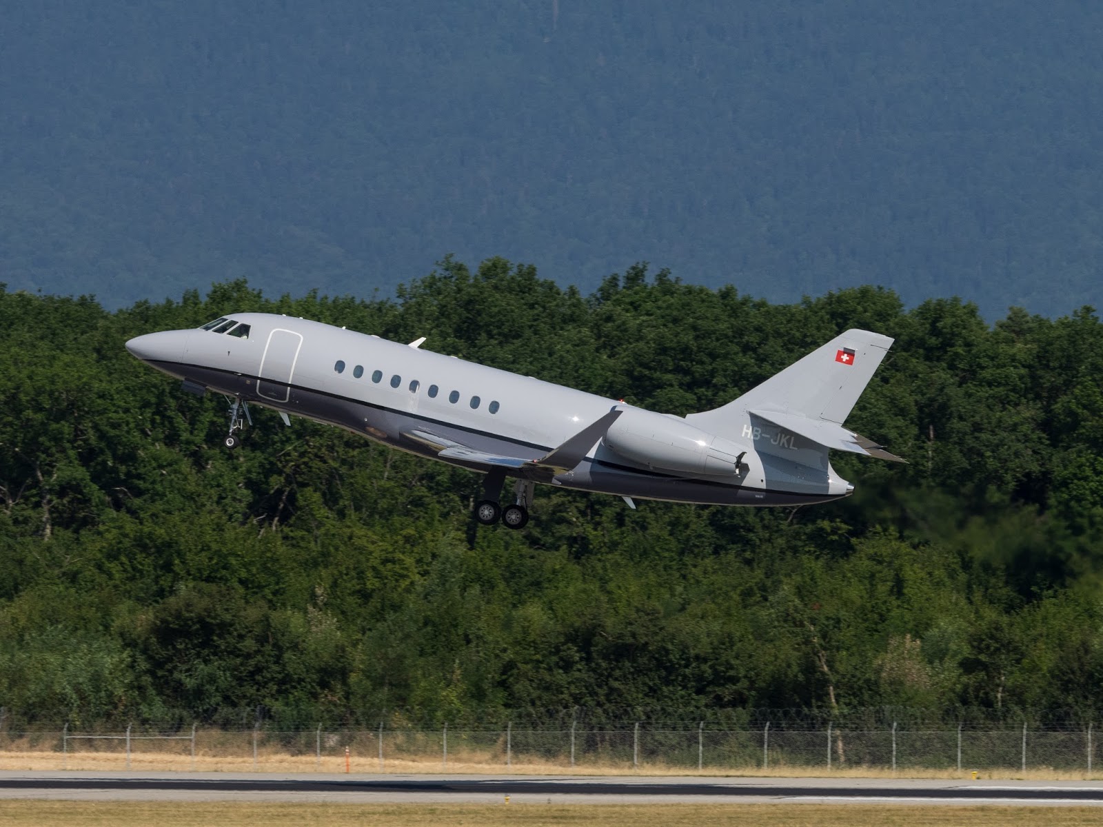 FLUGZEUGE Privatjets etc: HB-JKL Dassault Falcon 2000LX F2TH > FPG