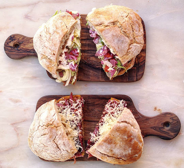 Sandes para trincar até não haver mais. | OS TAIS