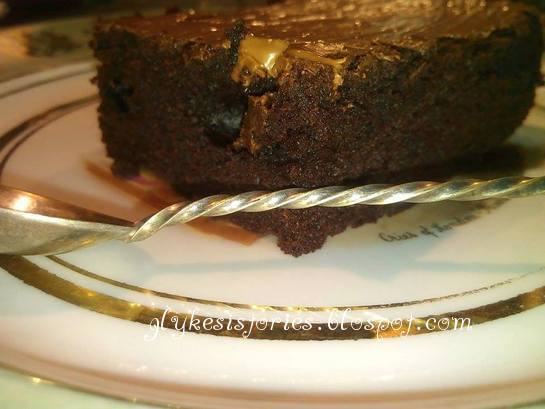 Γλυκές Ιστορίες: Dark chocolate serano cake!