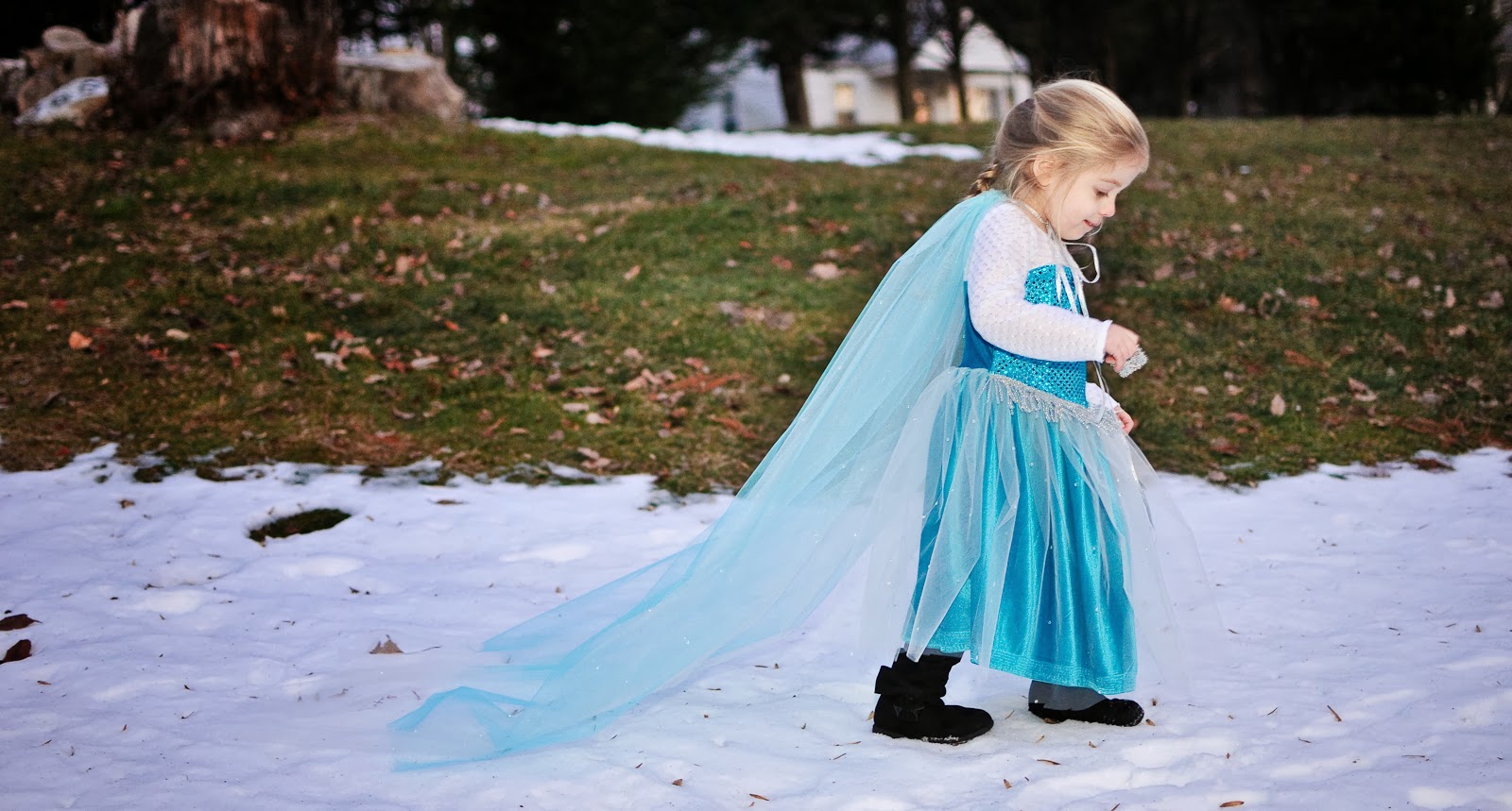 Two-many: Queen Elsa - Frozen Inspired