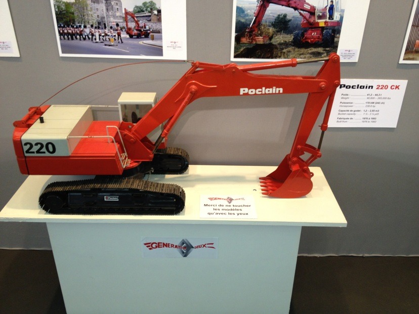 Baumaschinen und Miniaturen: April 2012